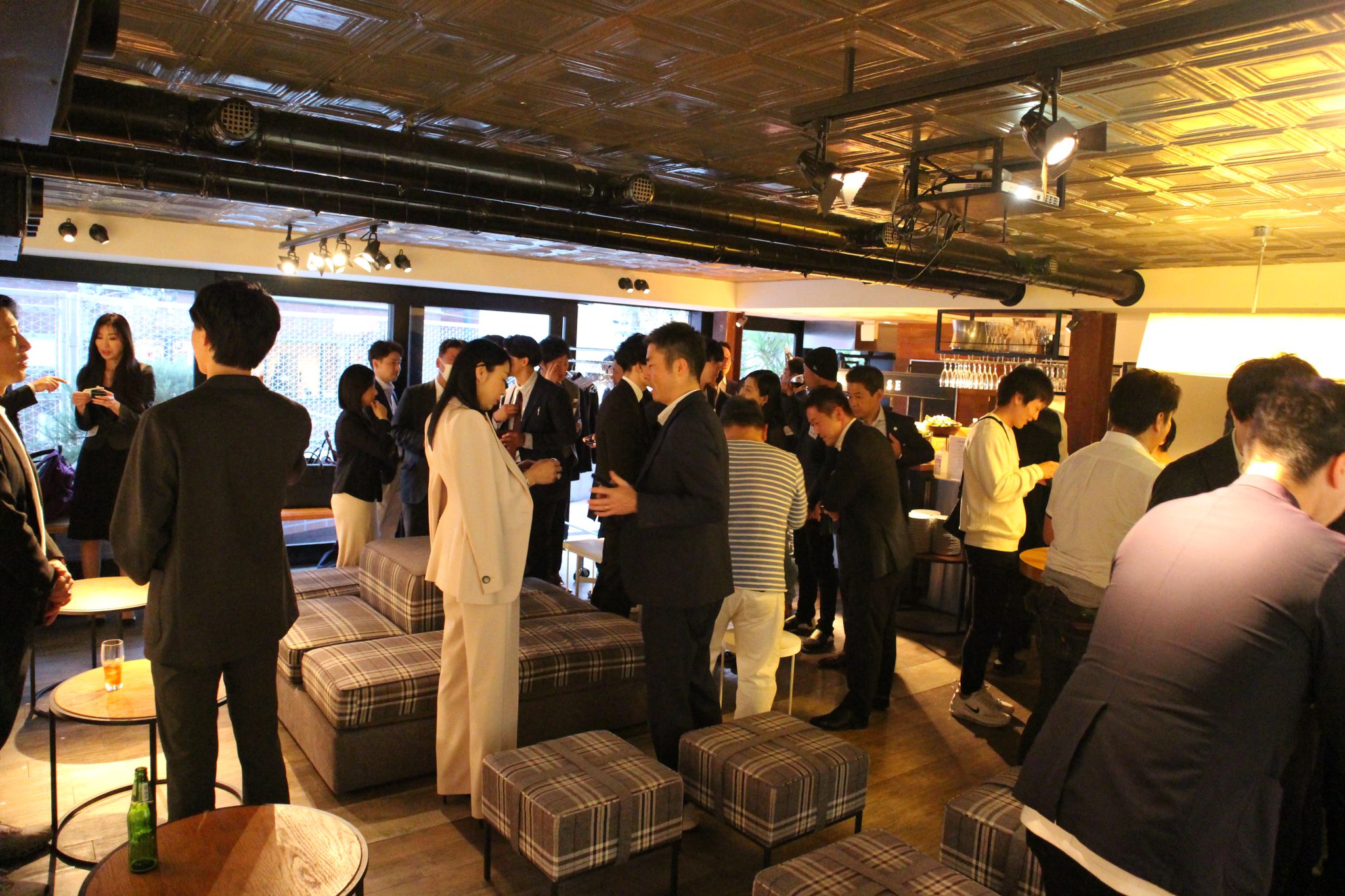 「Evening Meetup! by 新経連」始動1年！リアルでの交流がもたらす効果とは？ | Finds JANE